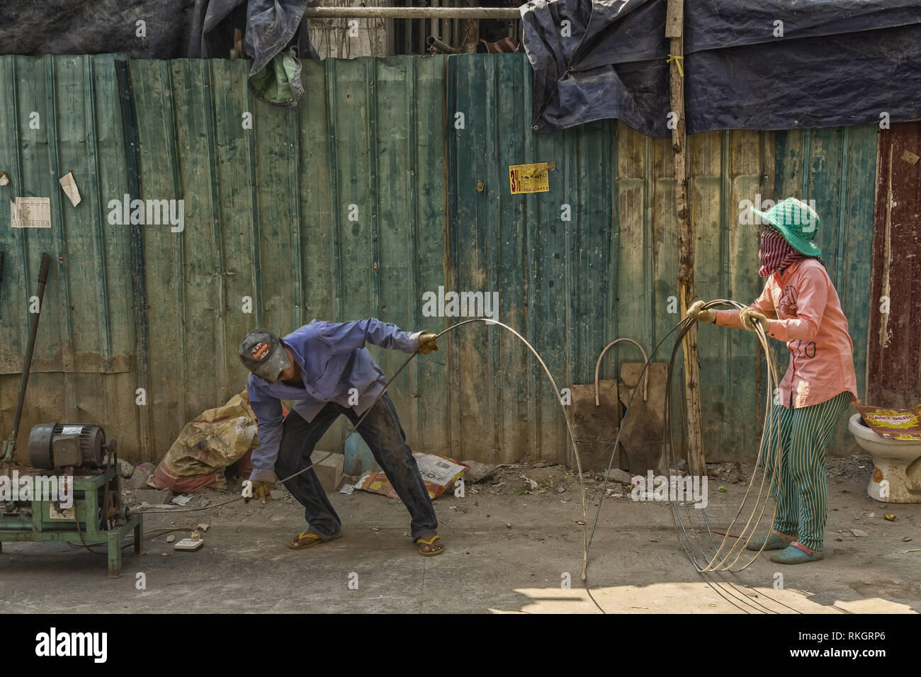 Poor construction hi-res stock photography and images - Alamy