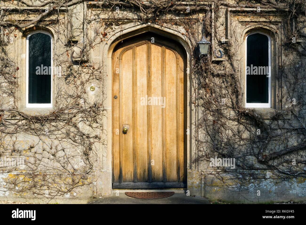 Old fashioned style door hi-res stock photography and images - Alamy