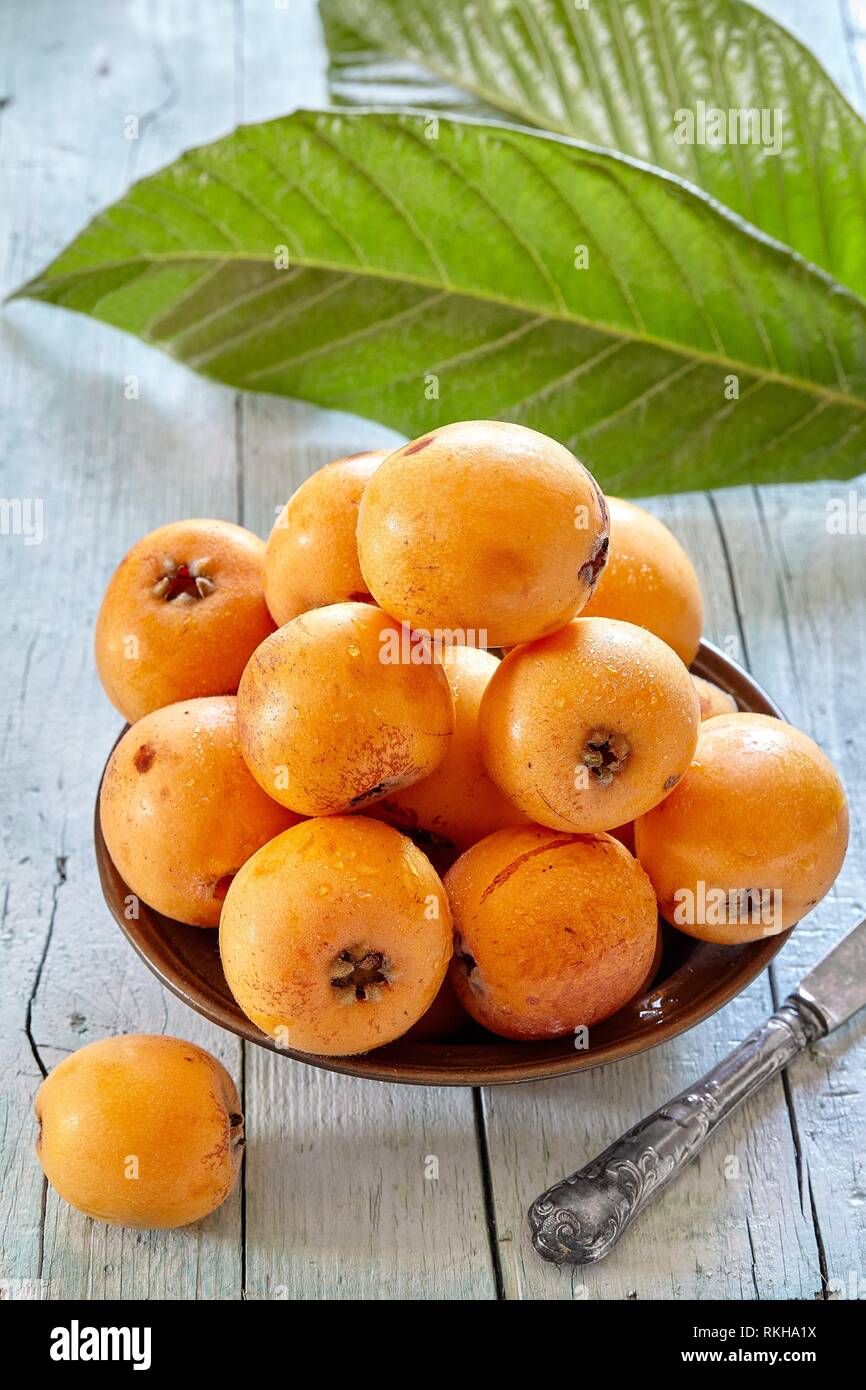 Ripe loquat hi-res stock photography and images - Alamy