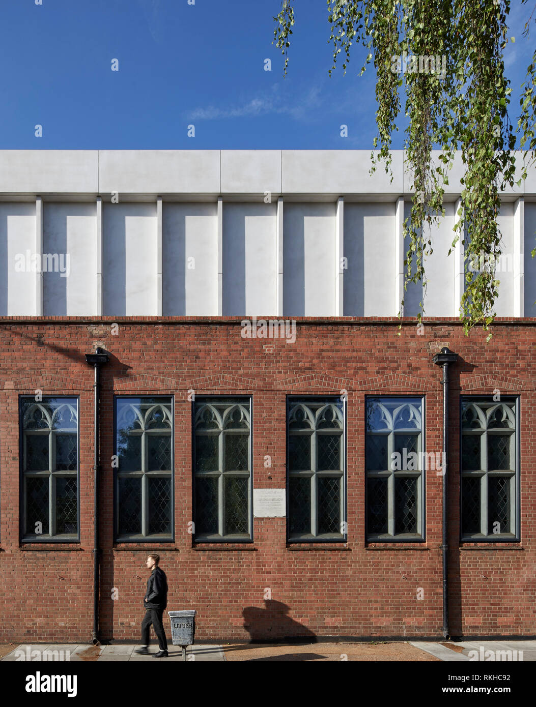 Street view showing additional floor. Gatehouse School, LONDON, United ...
