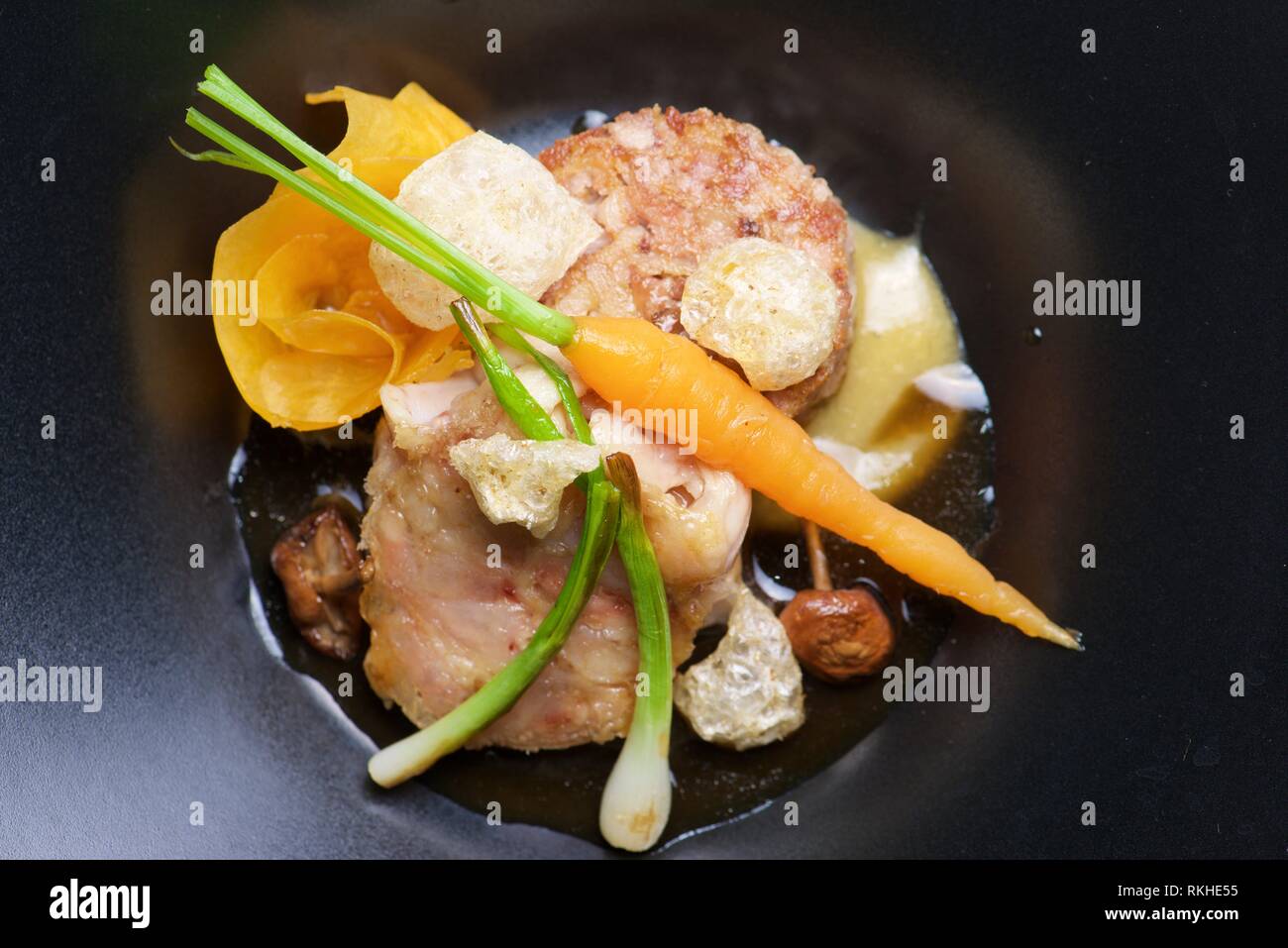 Pig trotters food hi-res stock photography and images - Alamy