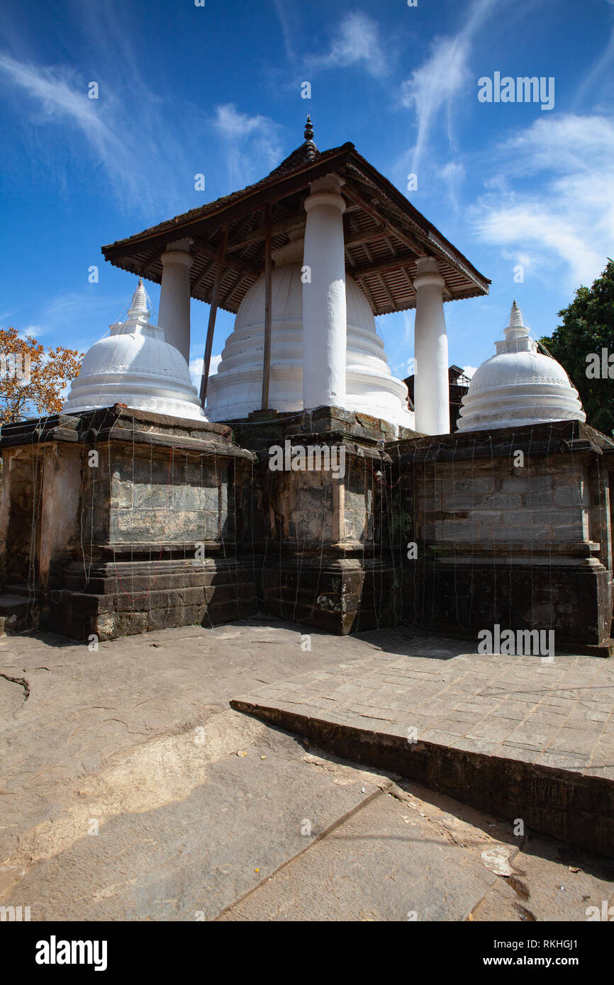 Gadaladeniya temple hi-res stock photography and images - Alamy