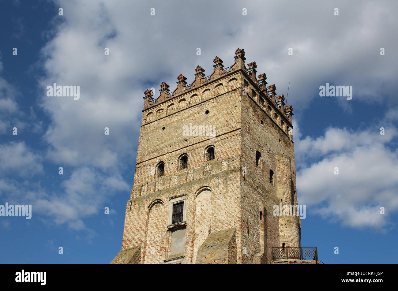 Ancient tower fortress hi-res stock photography and images - Alamy