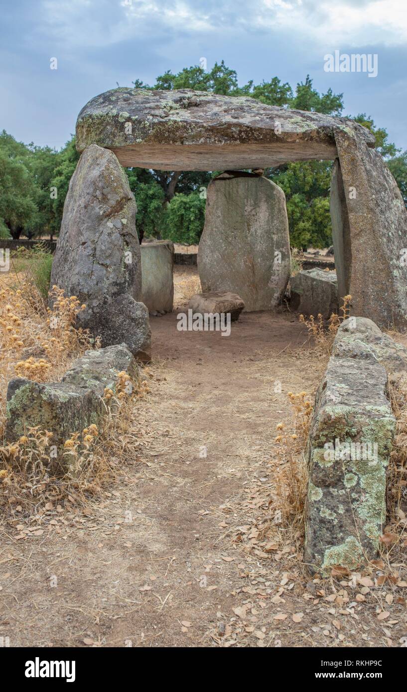 Prehistoric architecture hi-res stock photography and images - Alamy