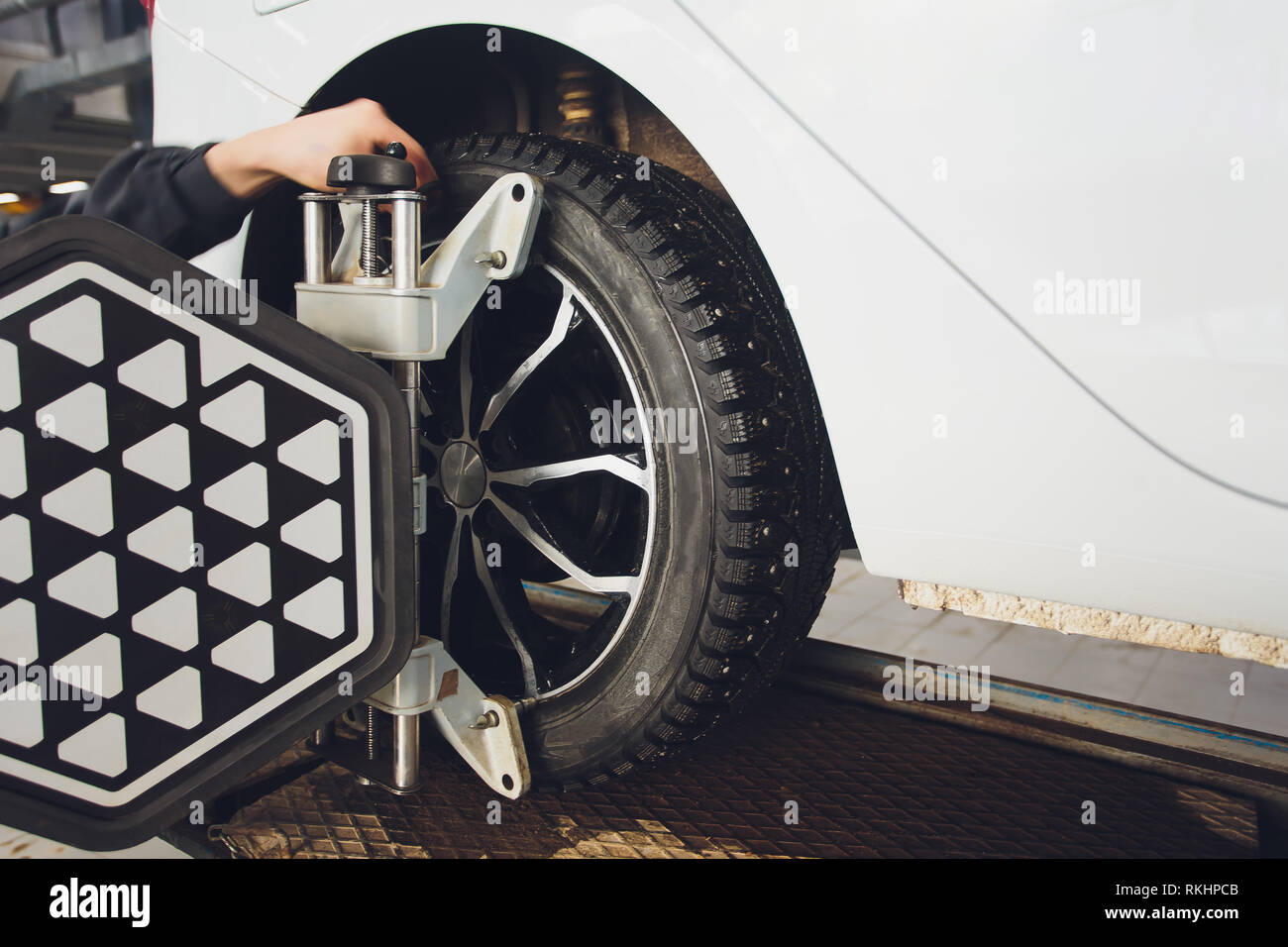 Car alignment platform hi-res stock photography and images - Alamy