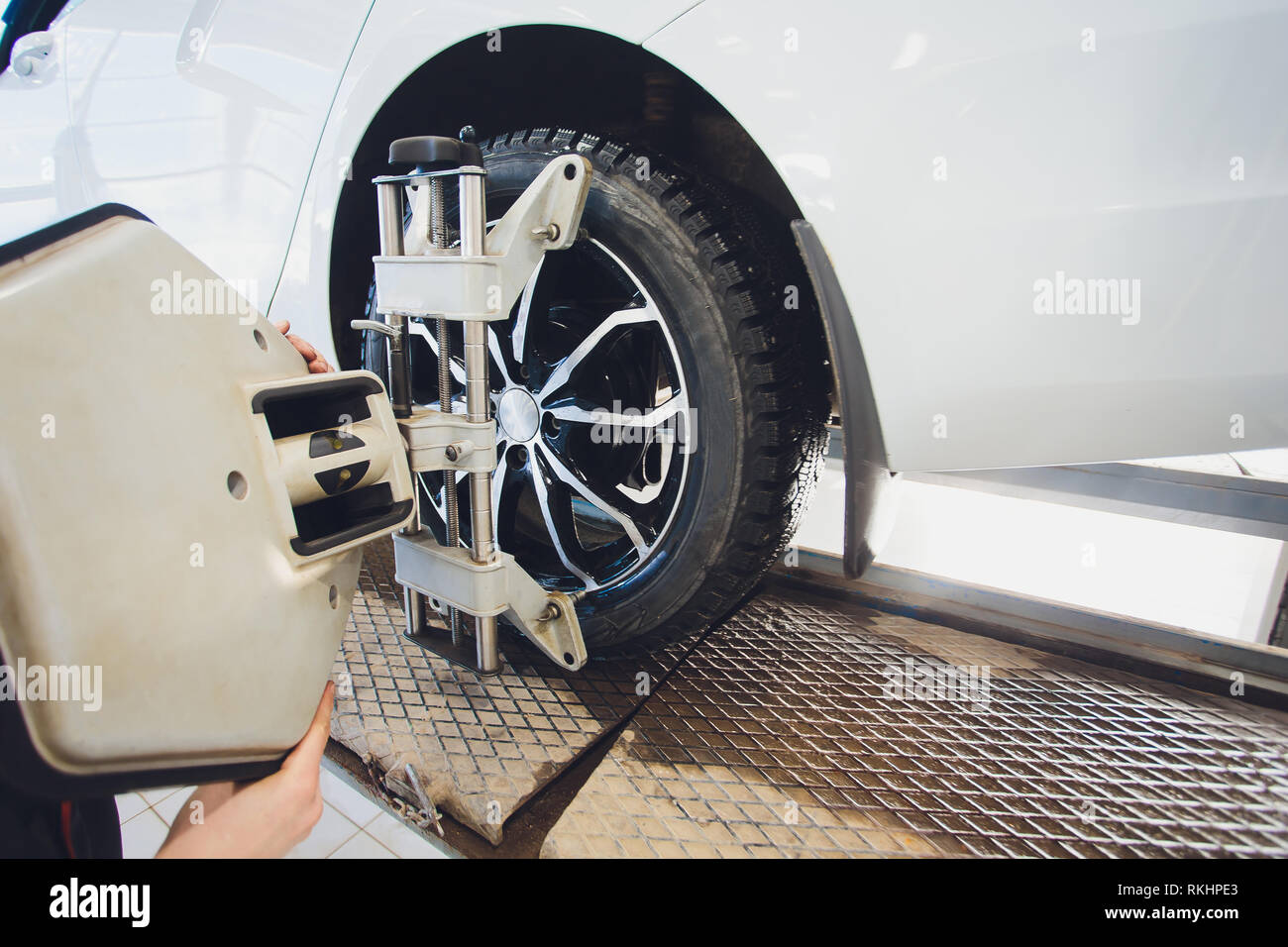 Car alignment platform hi-res stock photography and images - Alamy