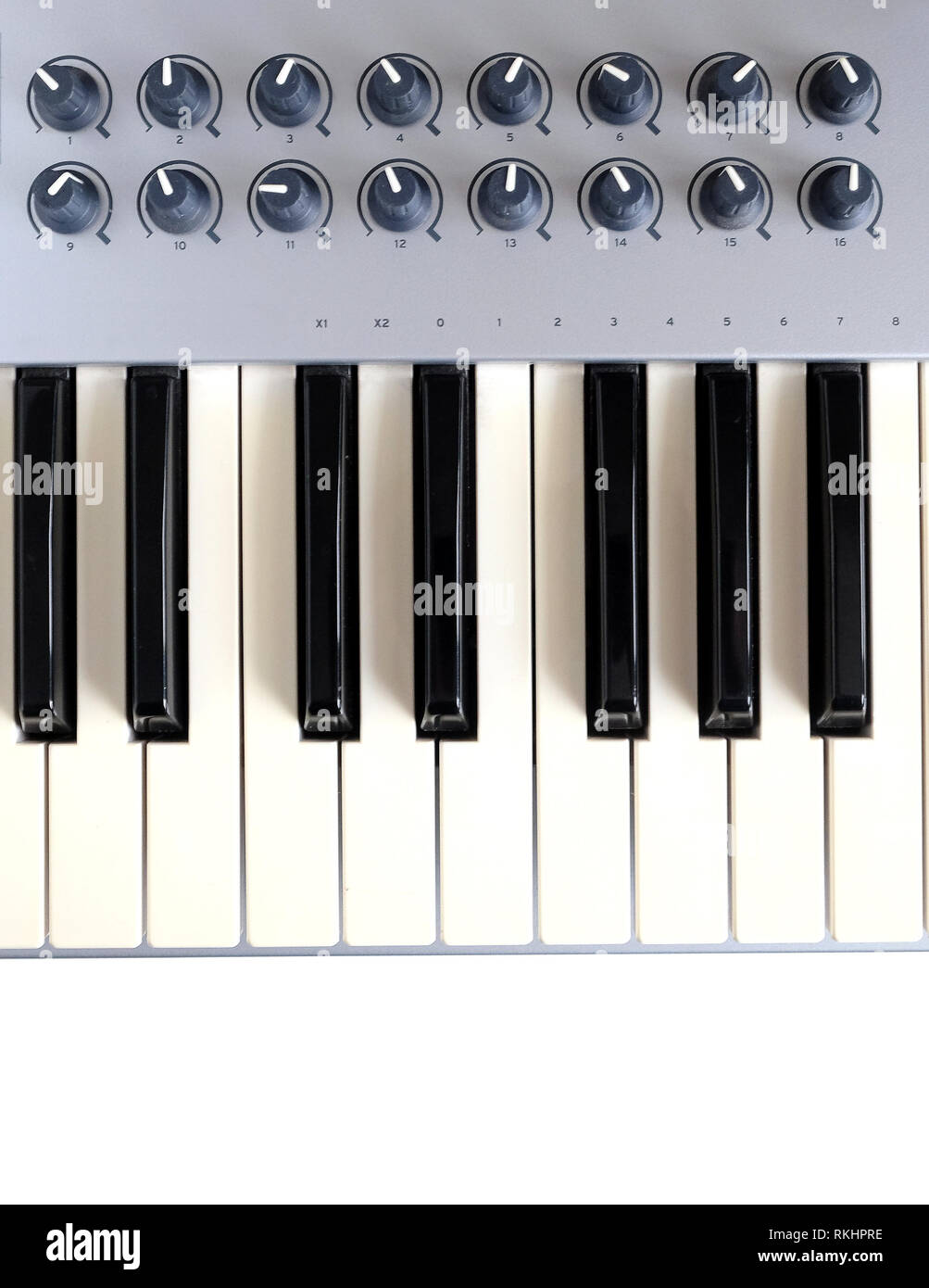 Synthesizer knobs hi-res stock photography and images - Alamy
