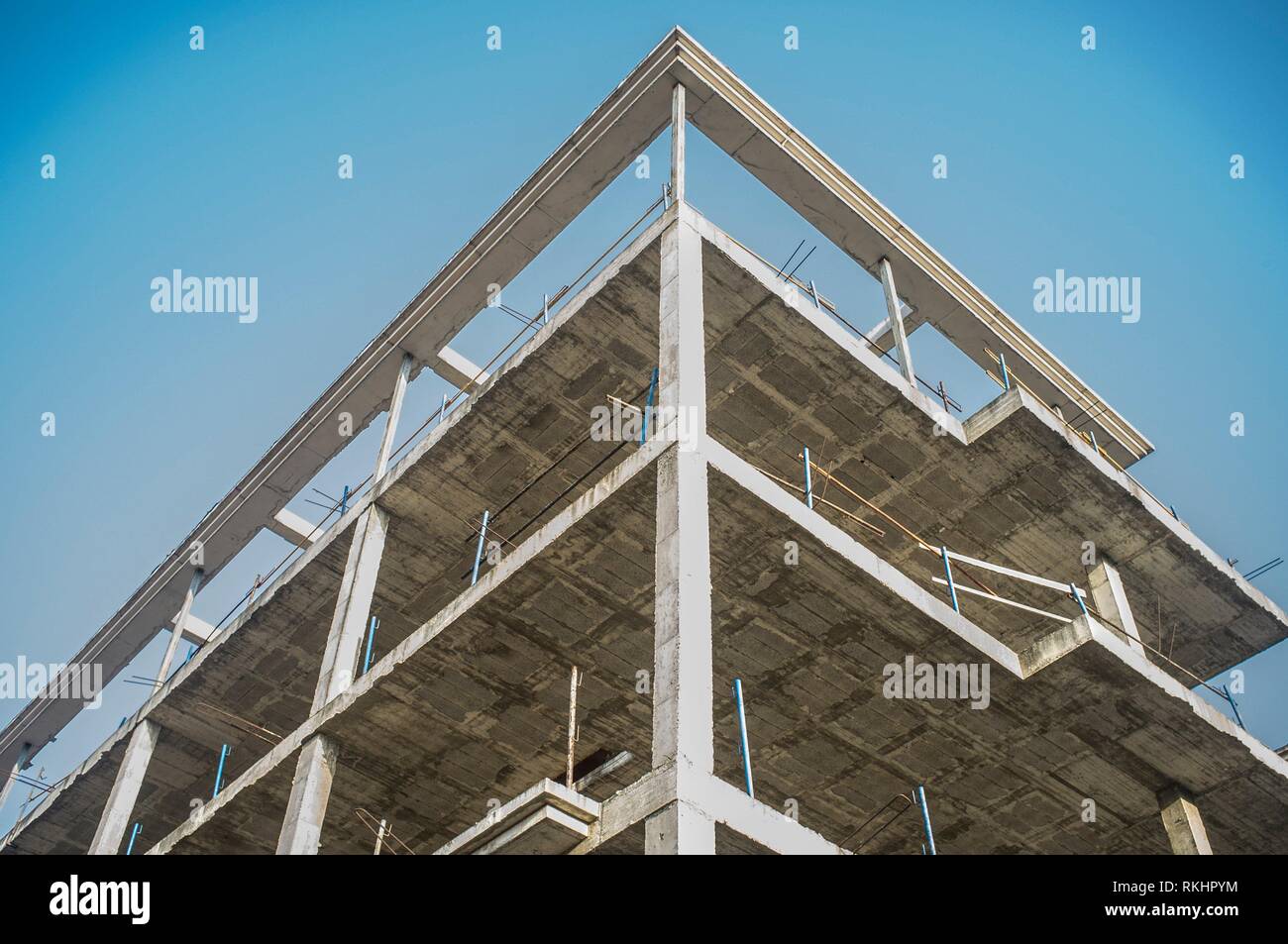 Corner of modern building hi-res stock photography and images - Alamy