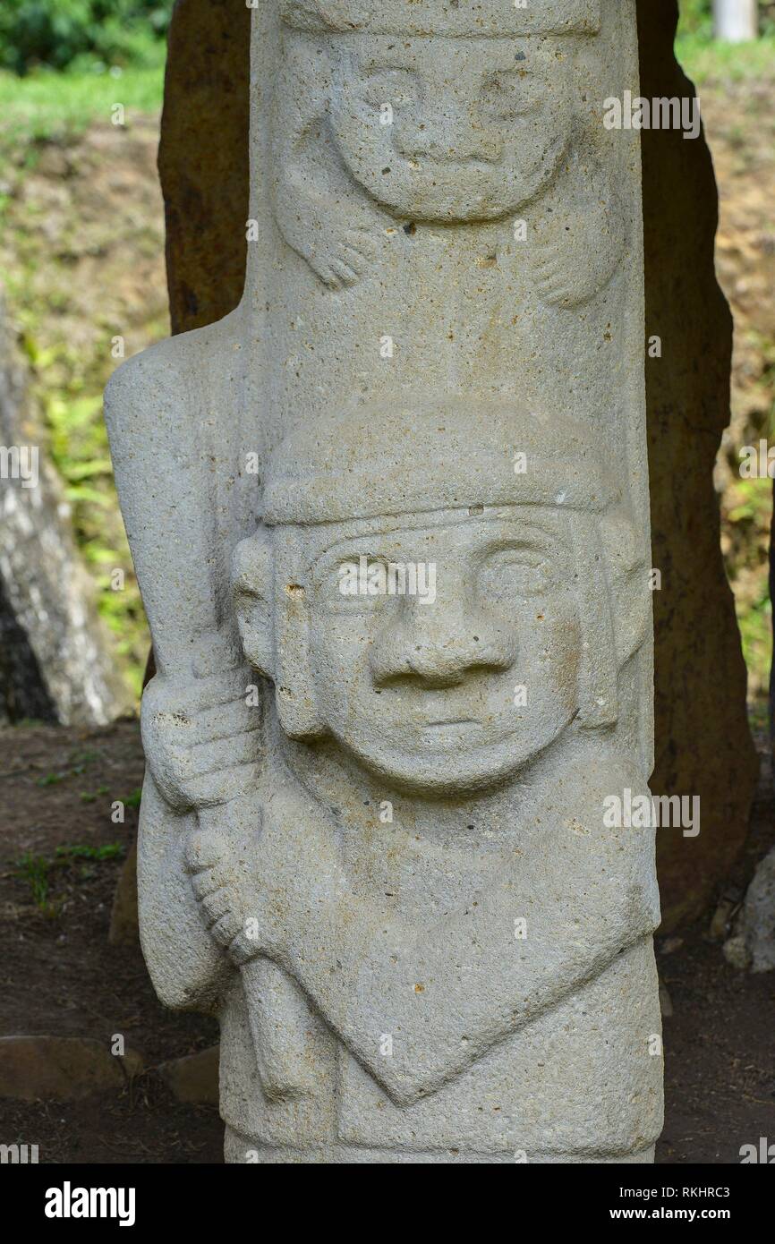 Pre columbian stone statue hi-res stock photography and images - Alamy