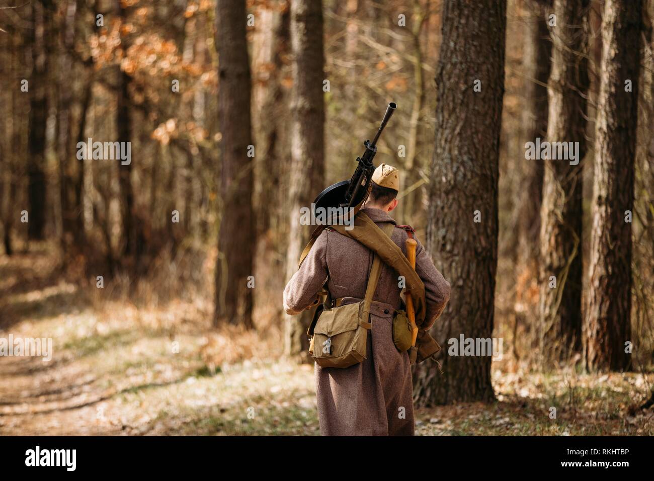 Uniform of a soviet soldier hi-res stock photography and images - Alamy