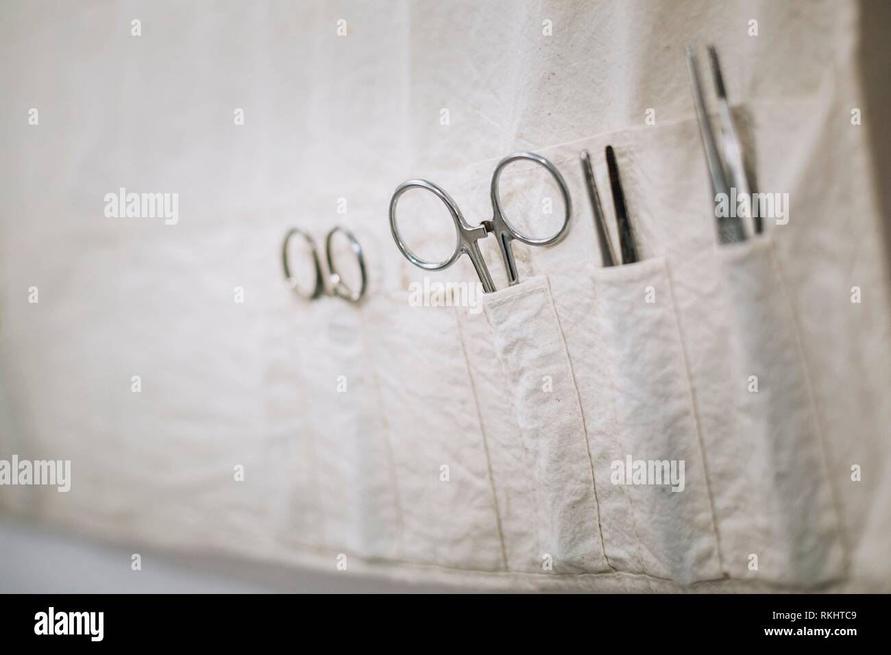 Vintage surgical instruments hi-res stock photography and images - Alamy