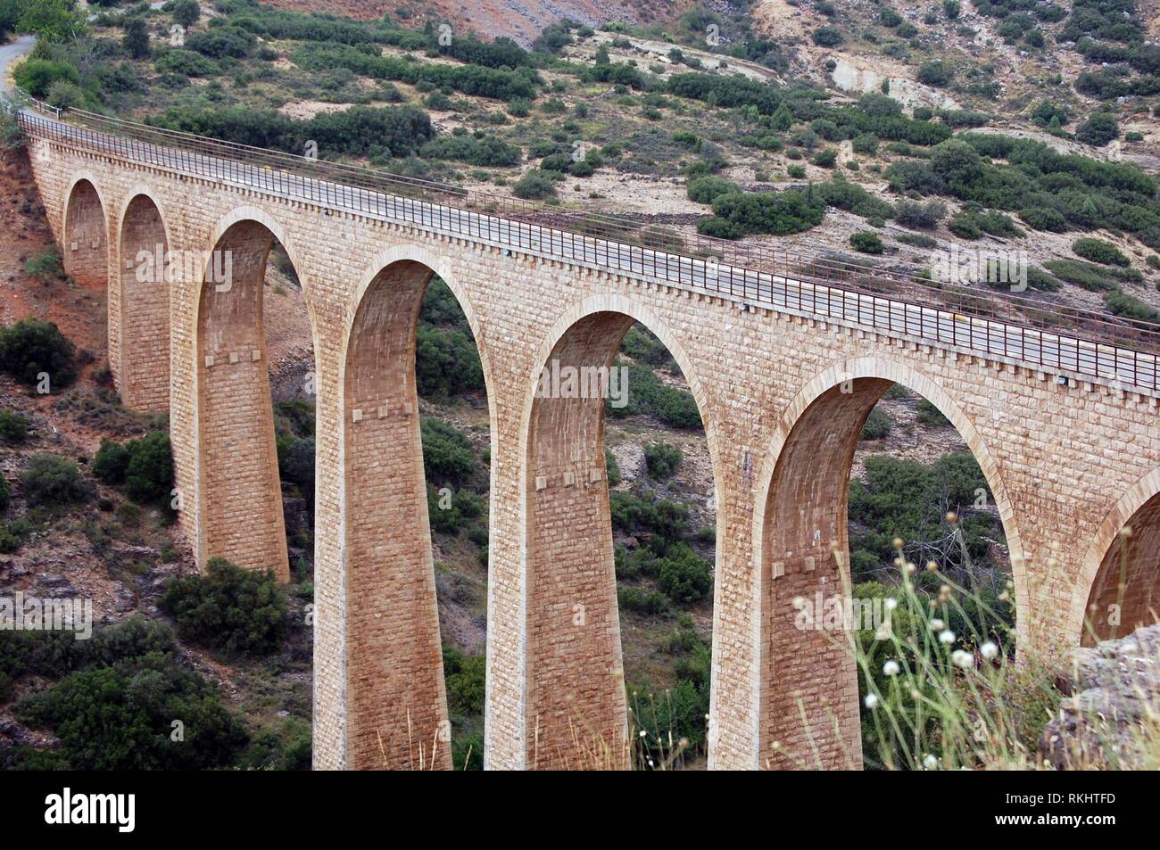 Viaduct structure hi-res stock photography and images - Alamy