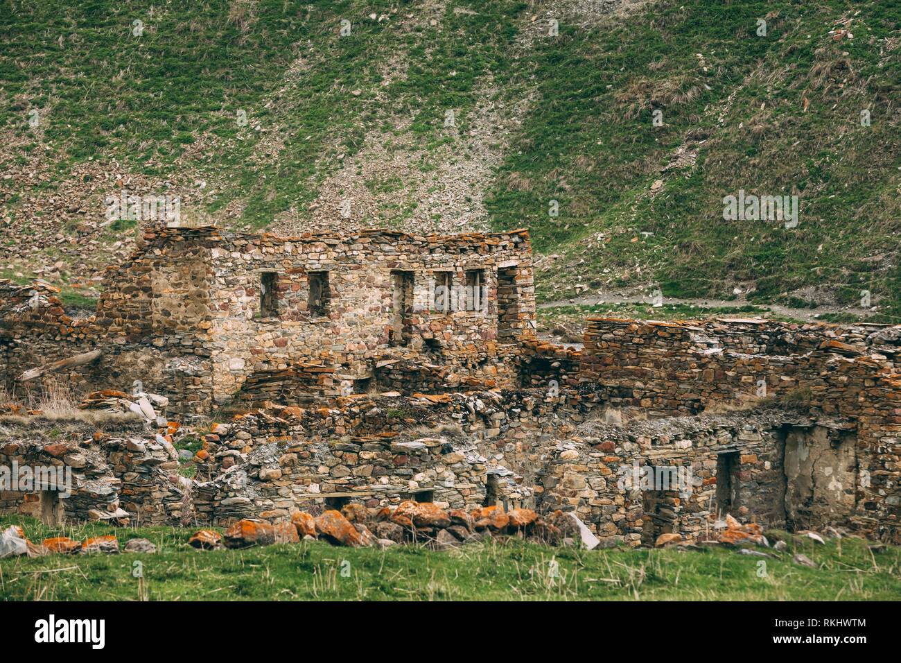 Empty village hi-res stock photography and images - Alamy