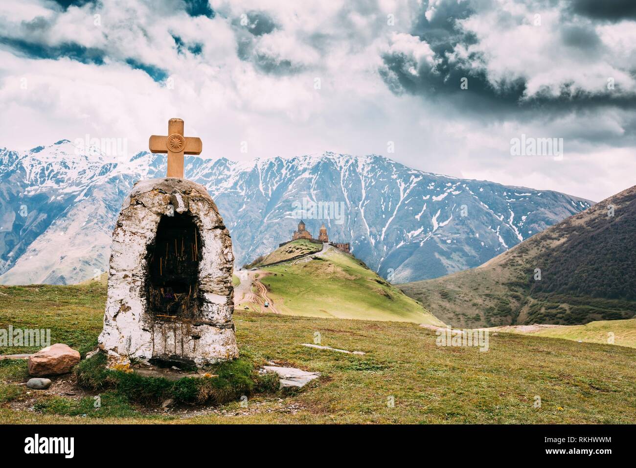 Stepantsminda mt mountain church hi-res stock photography and images ...