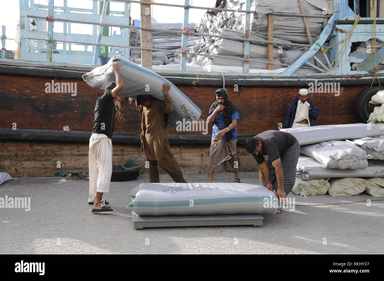 Dock labourer hi-res stock photography and images - Alamy