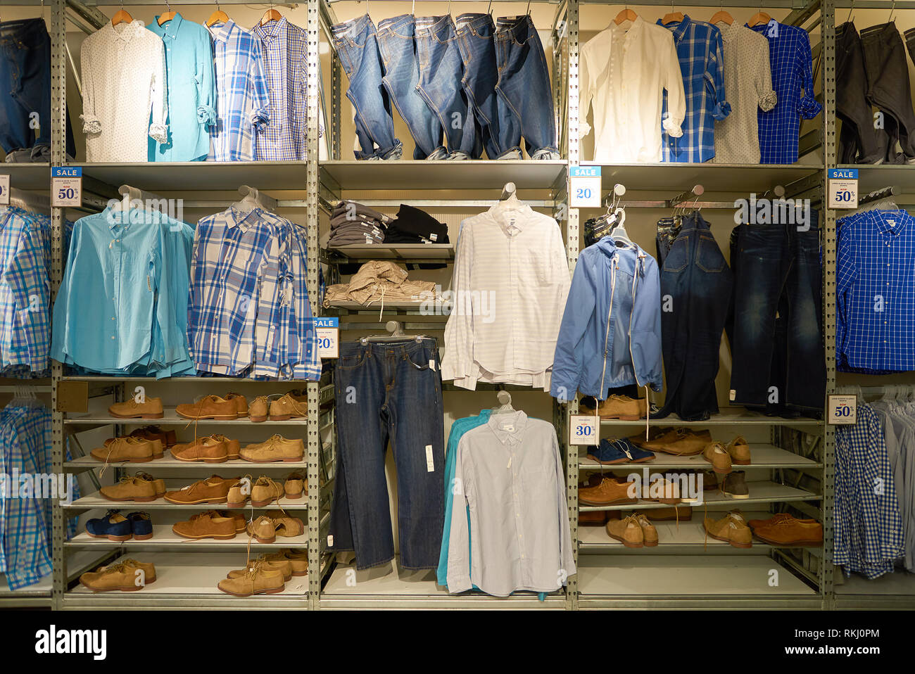 Old navy store interior hi-res stock photography and images - Alamy