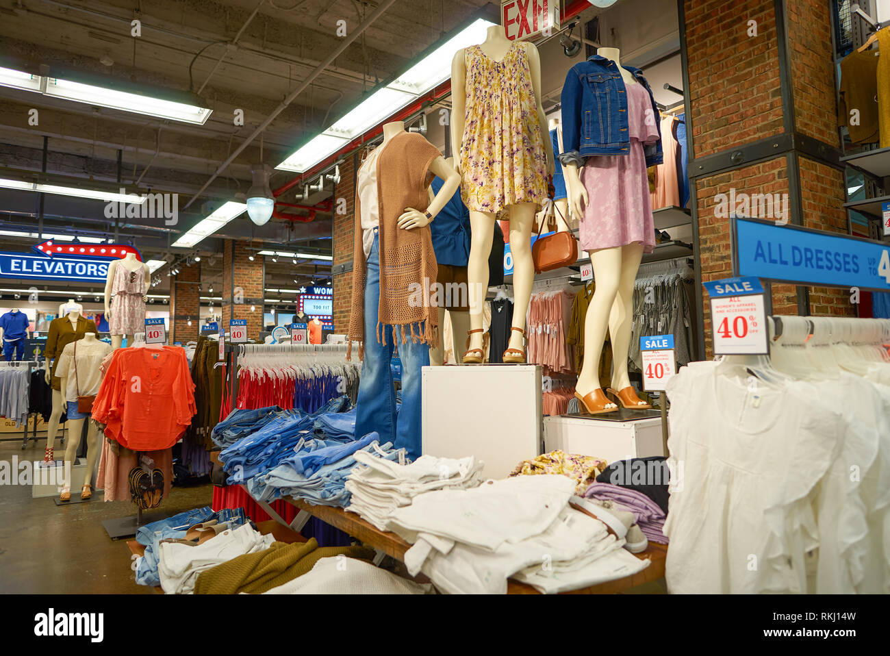 Old navy store interior hi-res stock photography and images - Alamy