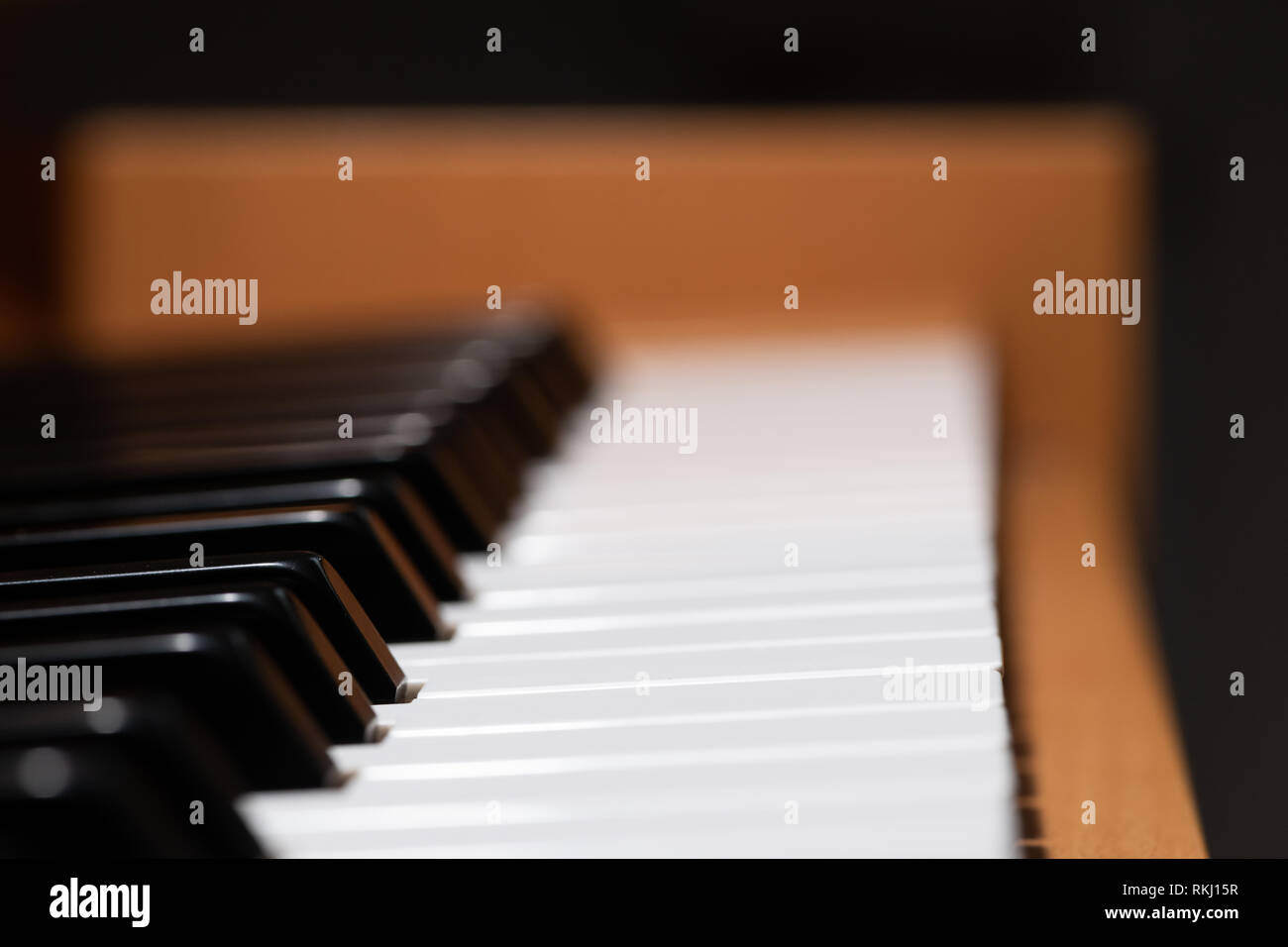 Brown piano hi-res stock photography and images - Alamy
