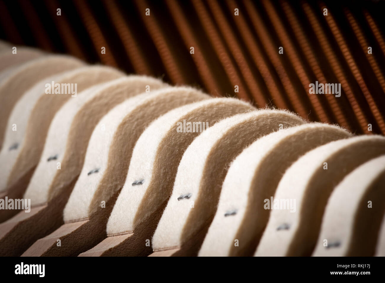 Piano hammers strings keys hi-res stock photography and images - Alamy