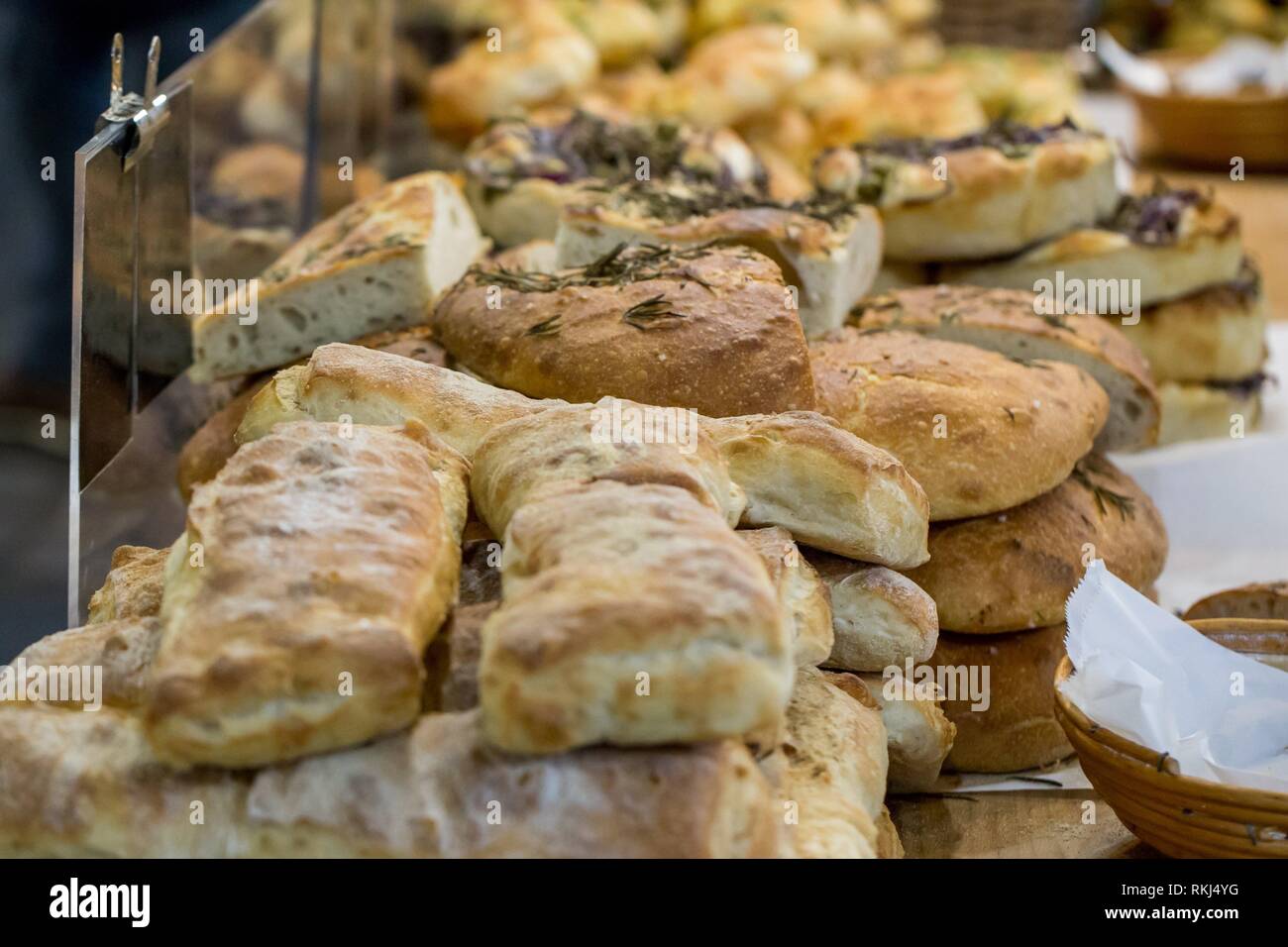 Europe bread stall hi-res stock photography and images - Alamy