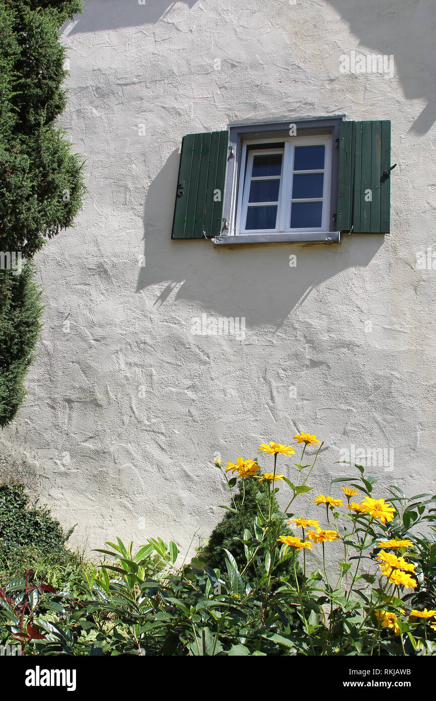 Window in a wall Stock Photo - Alamy