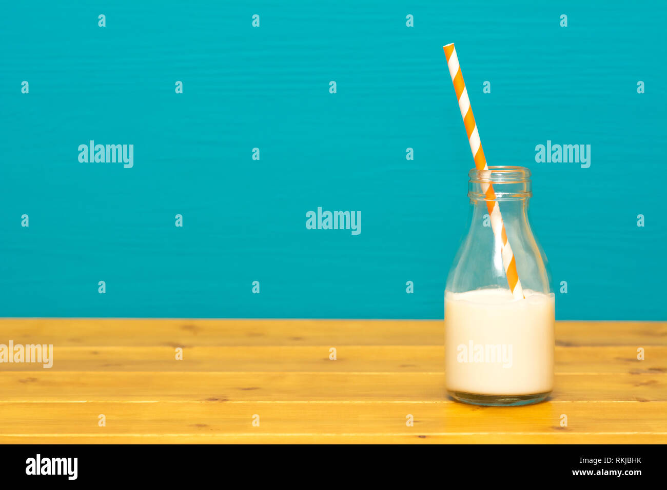Half full glass of milk hi-res stock photography and images - Alamy
