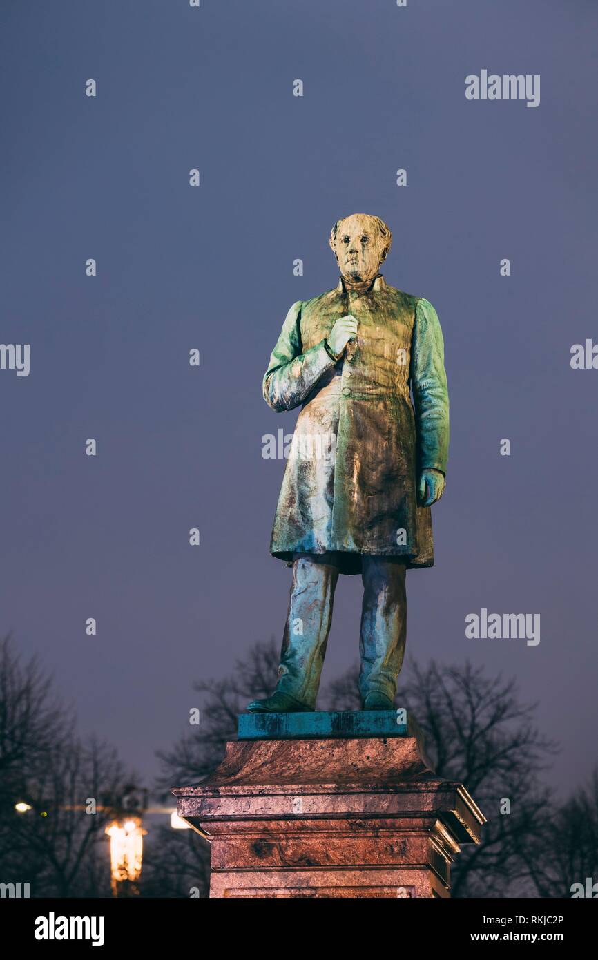 Statue of johan ludvig runeberg hi-res stock photography and images - Alamy