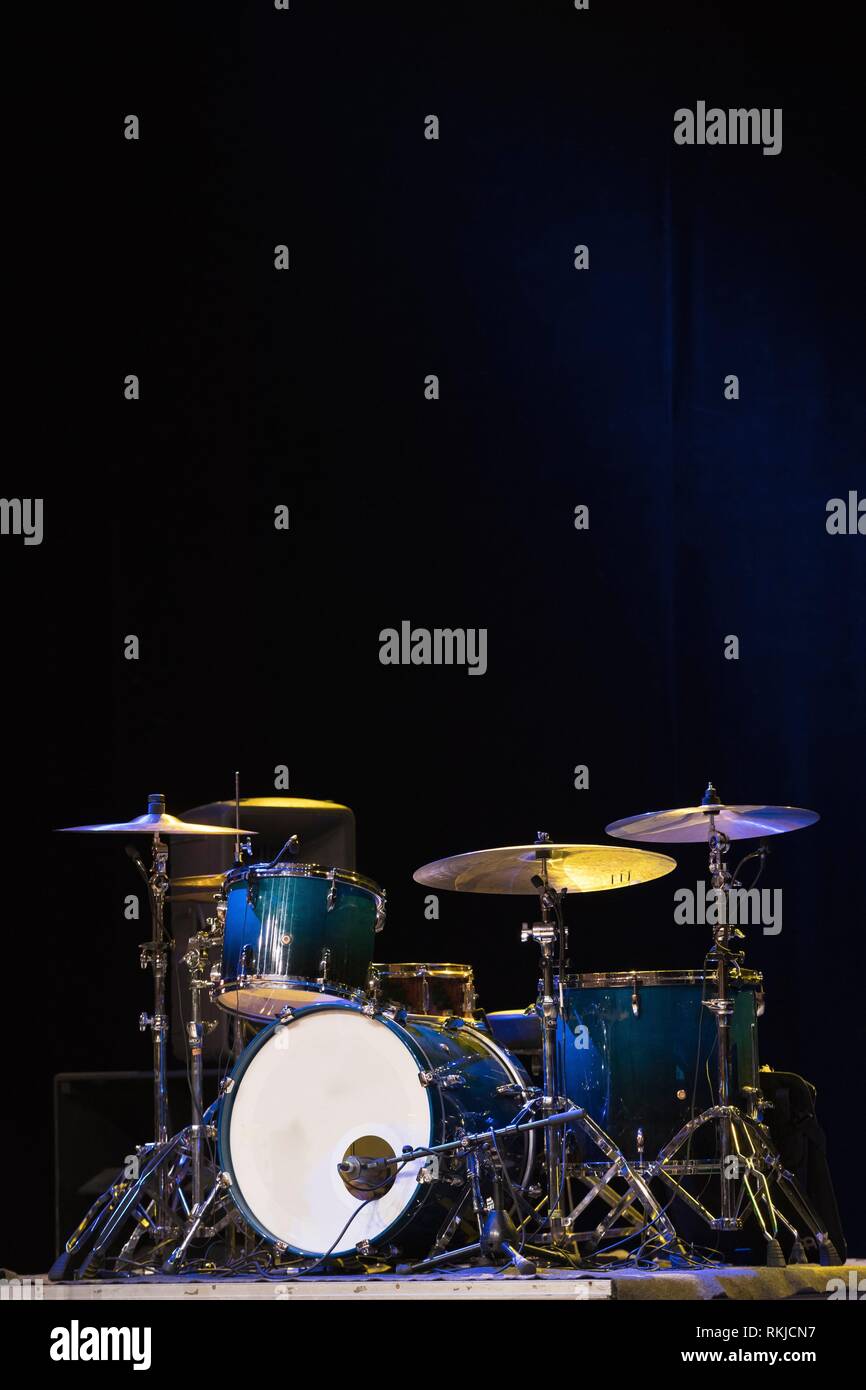 Stage with musical equipment hi-res stock photography and images - Alamy