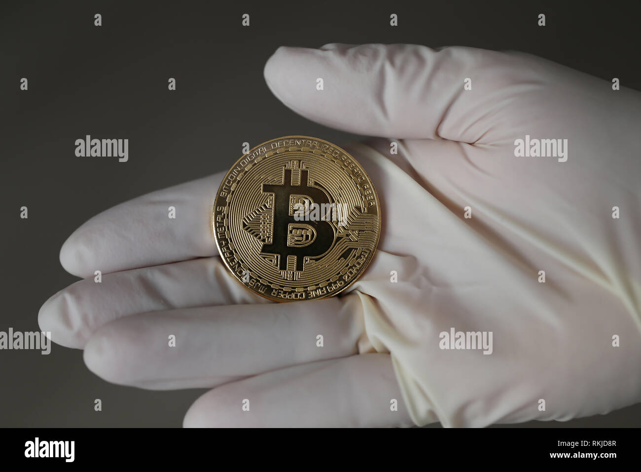 Digital geld hi-res stock photography and images - Alamy