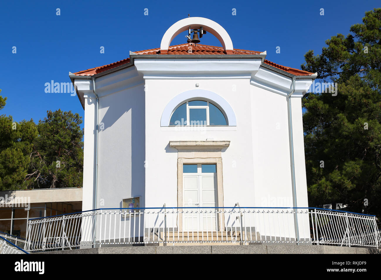 Europe small city church architecture hi-res stock photography and ...