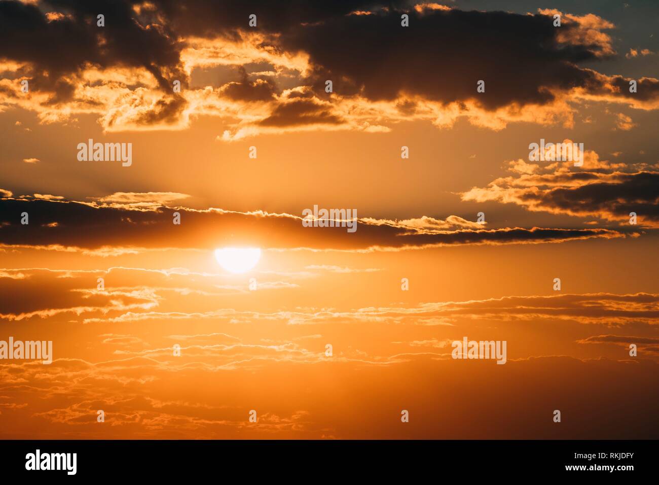 The warm colors of the sunset hi-res stock photography and images - Alamy