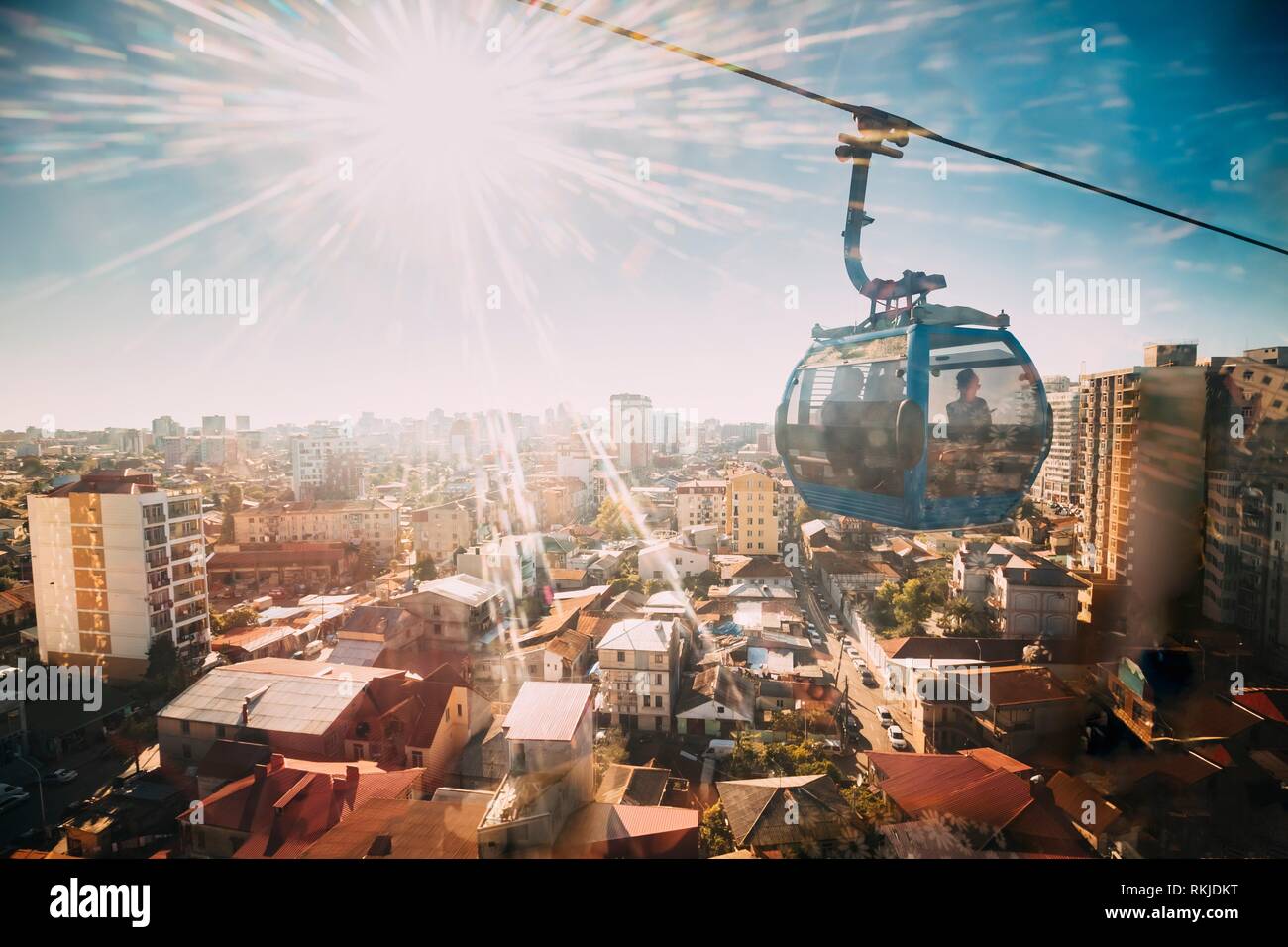 Overhead sun hi-res stock photography and images - Alamy