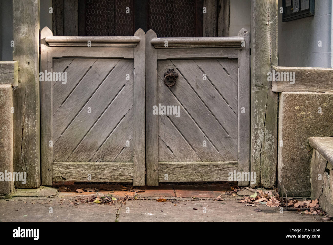 Half doors hi-res stock photography and images - Alamy