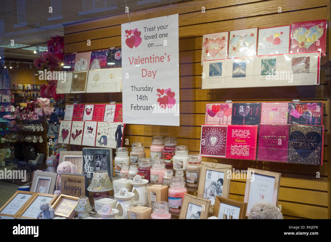 Gift shop window display hi-res stock photography and images - Alamy