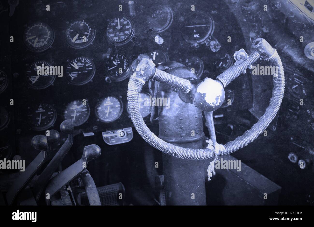 Speedometer airplane hi-res stock photography and images - Alamy