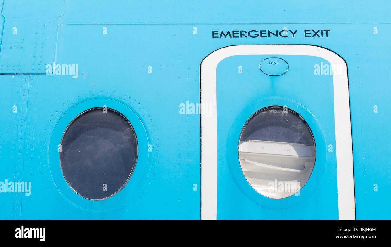 Windows airplane emergency exit door hi-res stock photography and ...