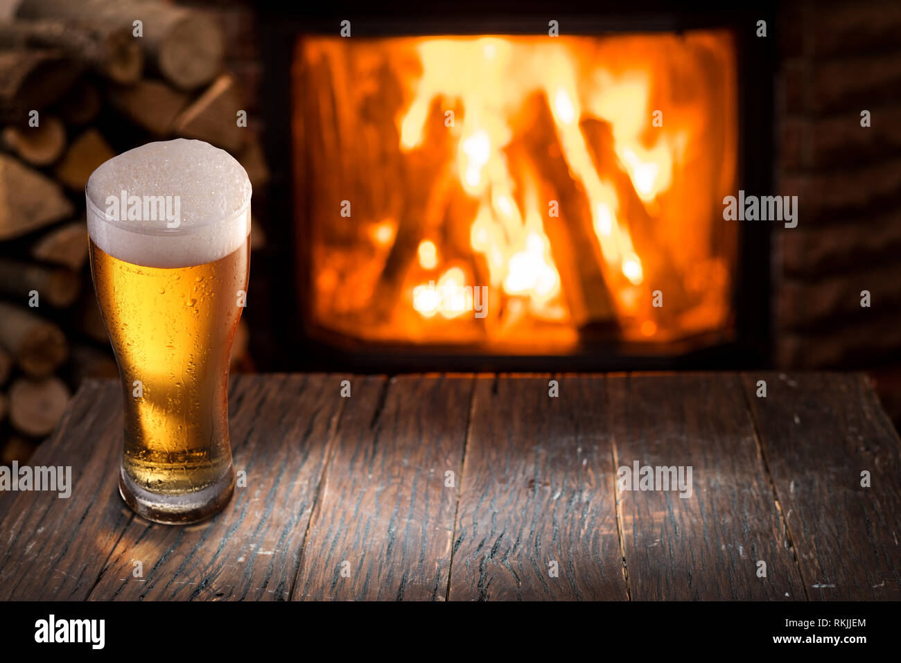 Chilled glass golden lager beer hi-res stock photography and images - Alamy