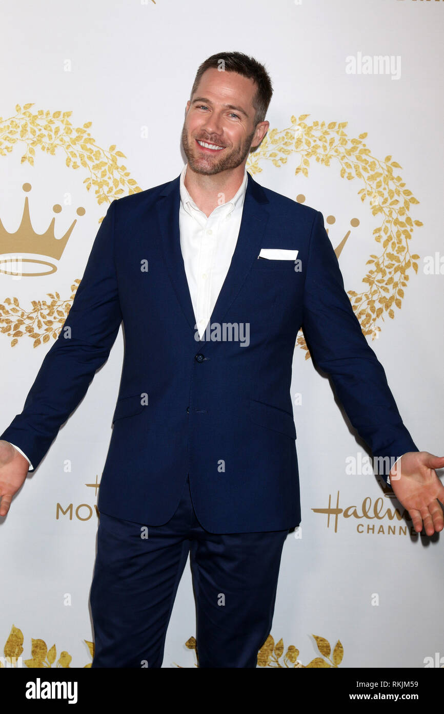 Luke macfarlane hi-res stock photography and images - Alamy