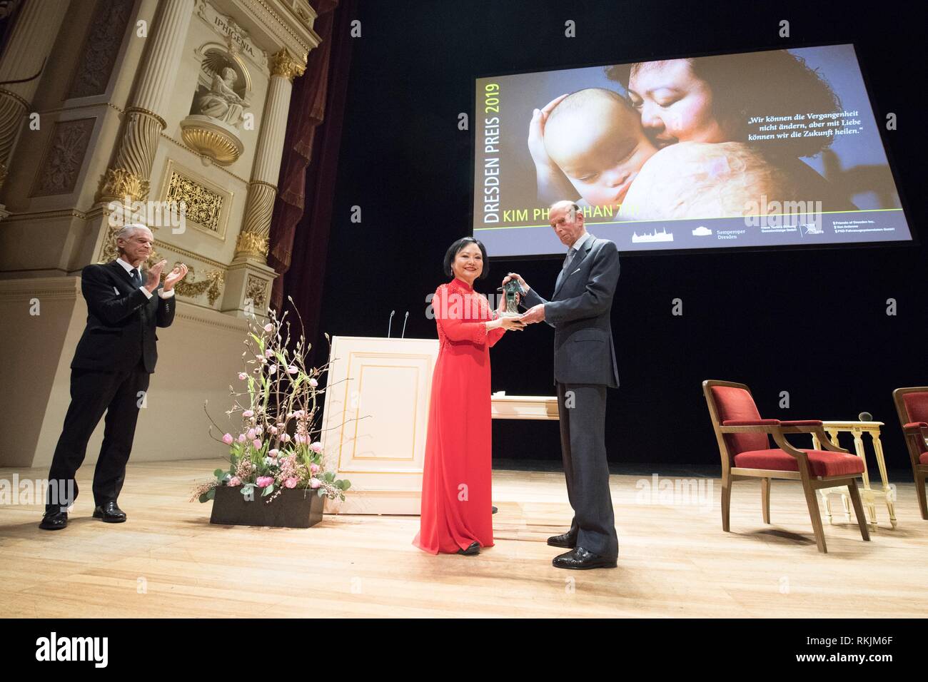 Kim phuc phan napalm girl hi-res stock photography and images - Alamy