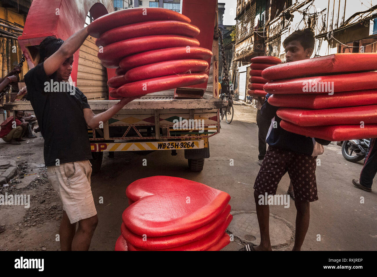 Carry decorative items hi-res stock photography and images - Alamy
