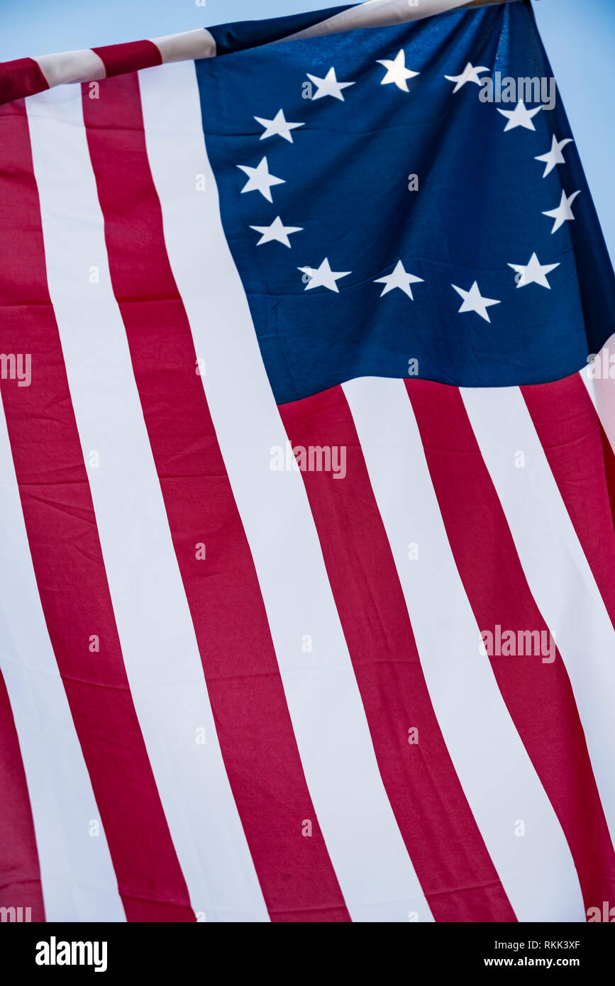 Old american flag 13 stars hi-res stock photography and images - Alamy