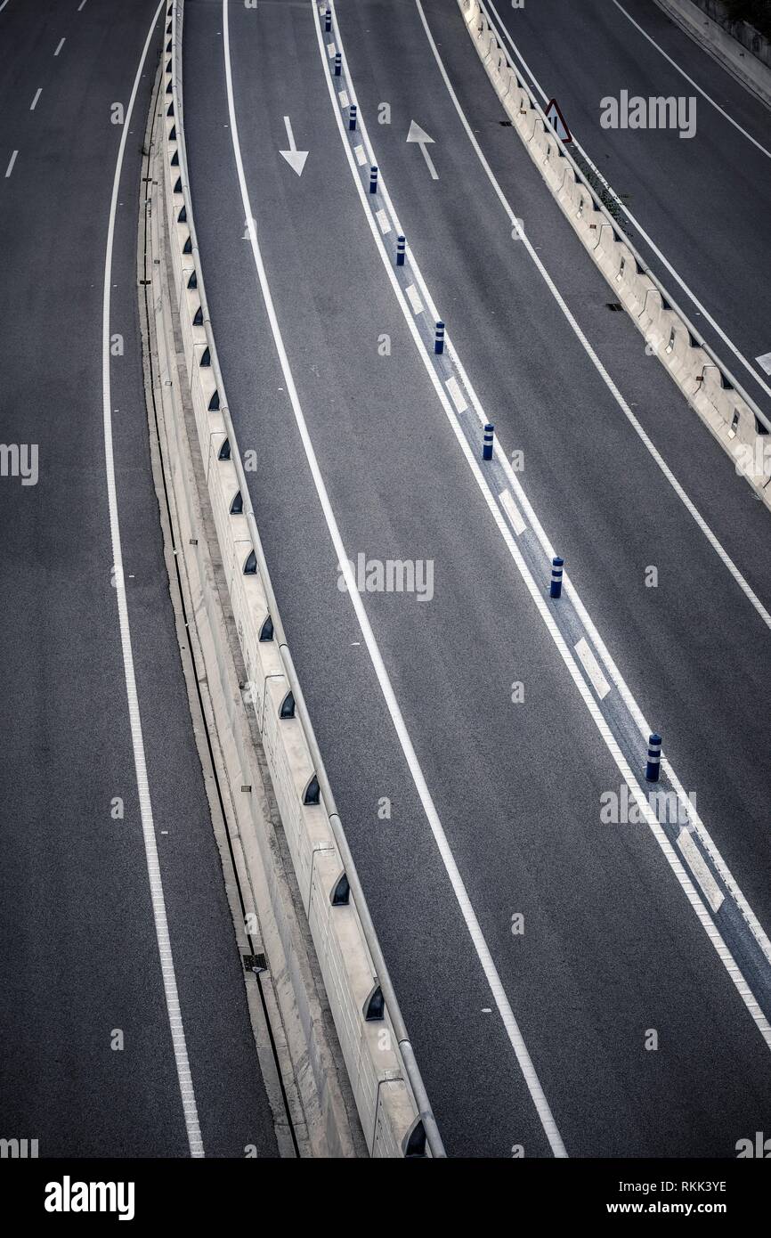 Modern highway hi-res stock photography and images - Alamy