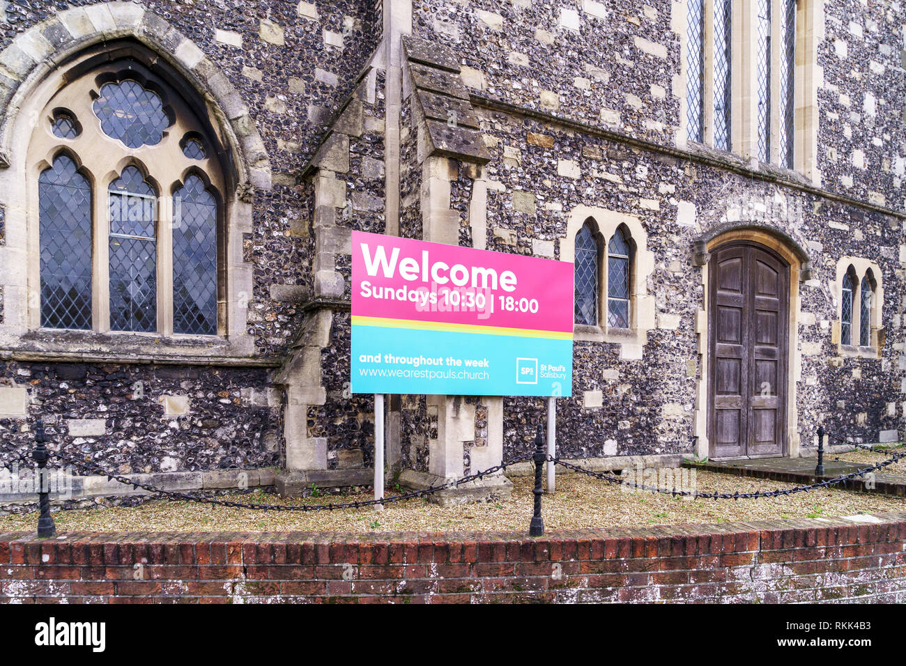Welcome sign outside of UK church Stock Photo - Alamy