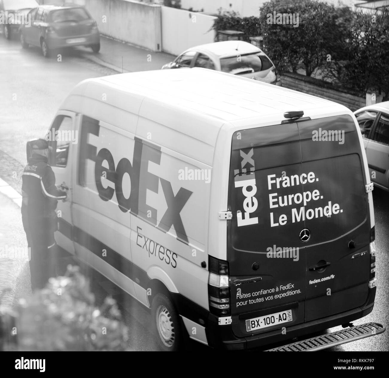 Fedex freight truck Black and White Stock Photos & Images - Alamy