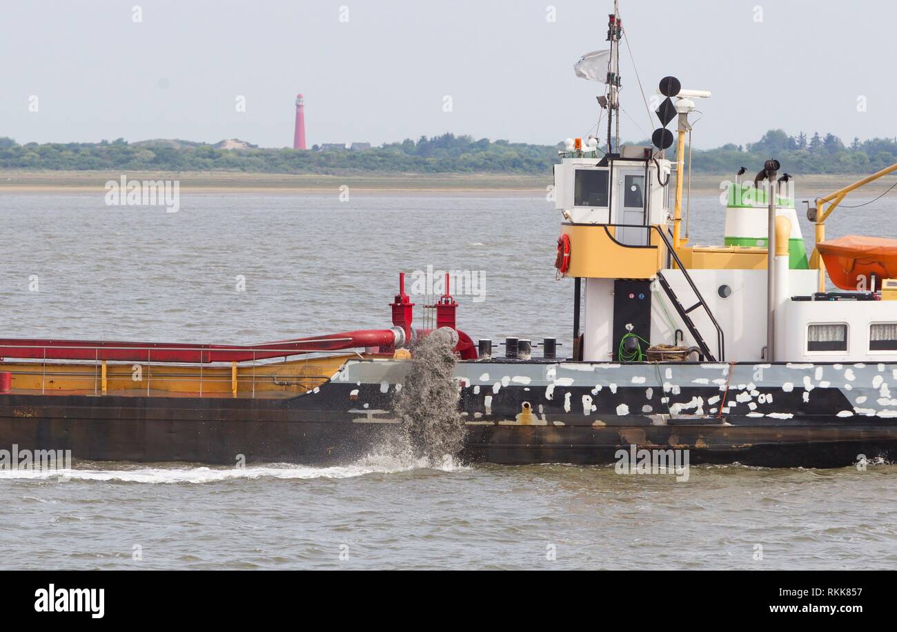 Dredging_boat hi-res stock photography and images - Alamy