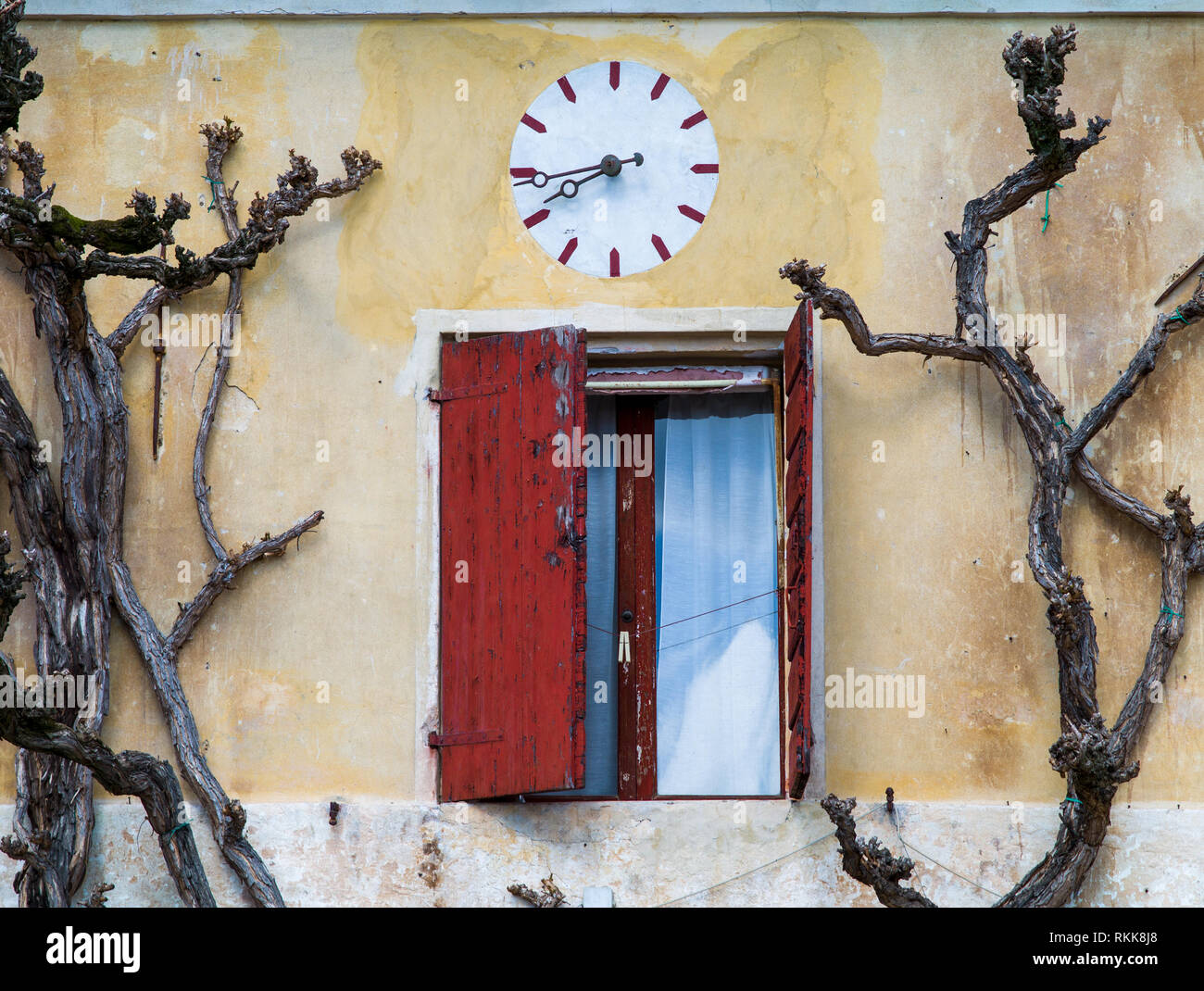 Red and yellow facade old historic villa hi-res stock photography and ...