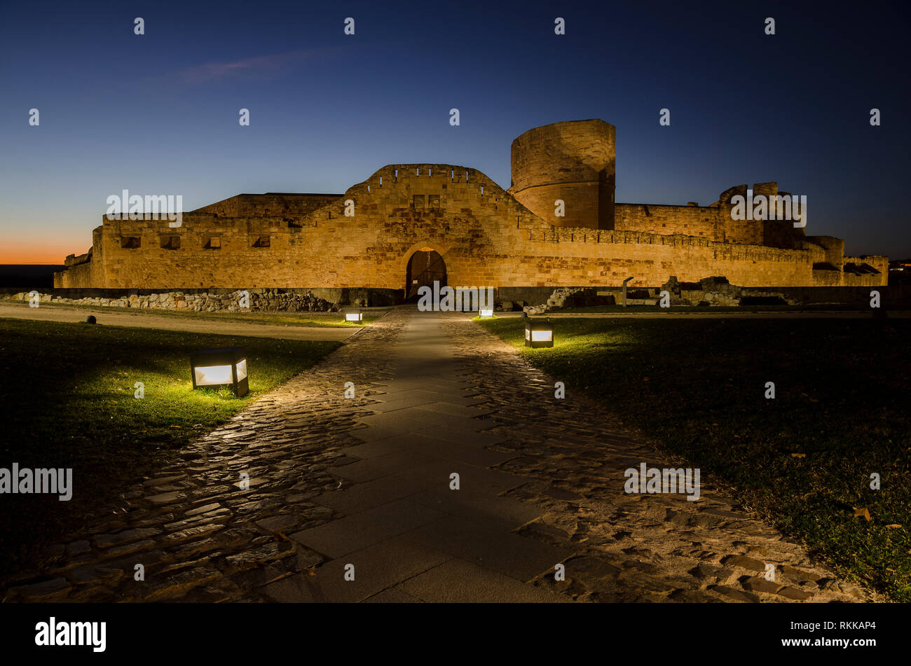 Castillo de zamora al atardecer, Castle of the city of Zamora Stock ...