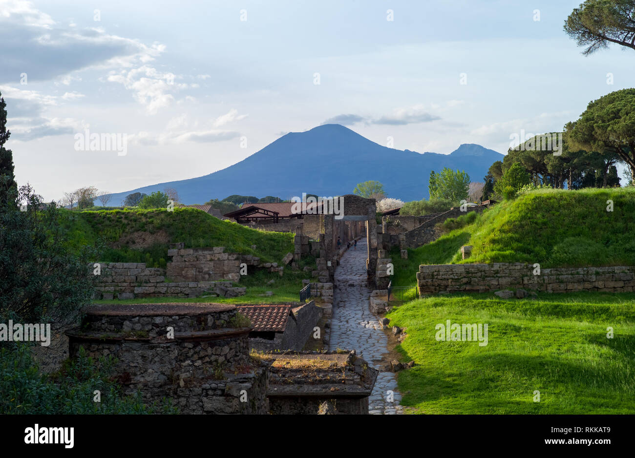 Mount vesuvius pompeii view hi-res stock photography and images - Alamy