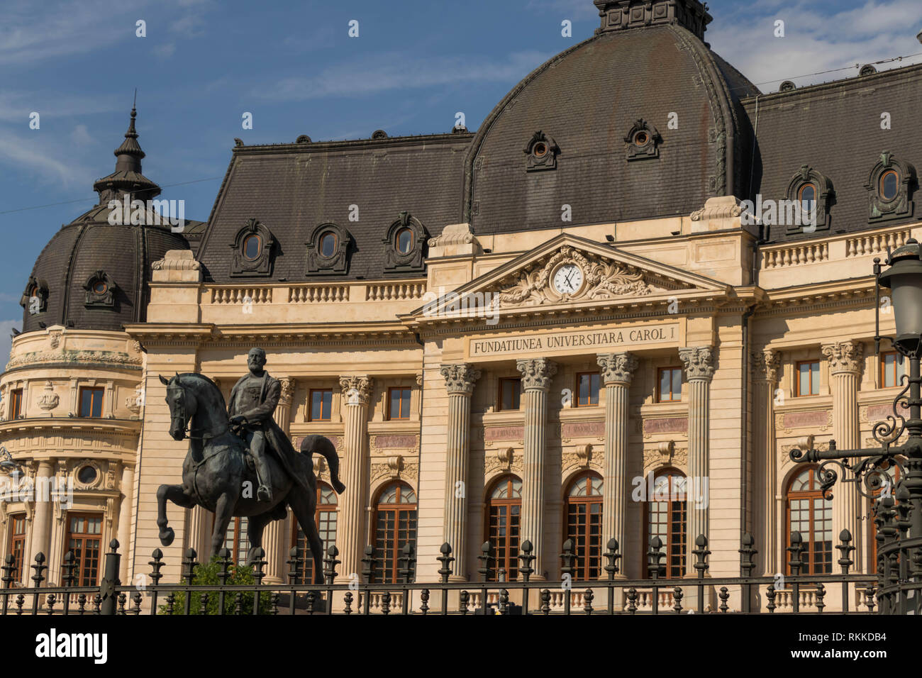 A statue in front of an old building Stock Photo - Alamy