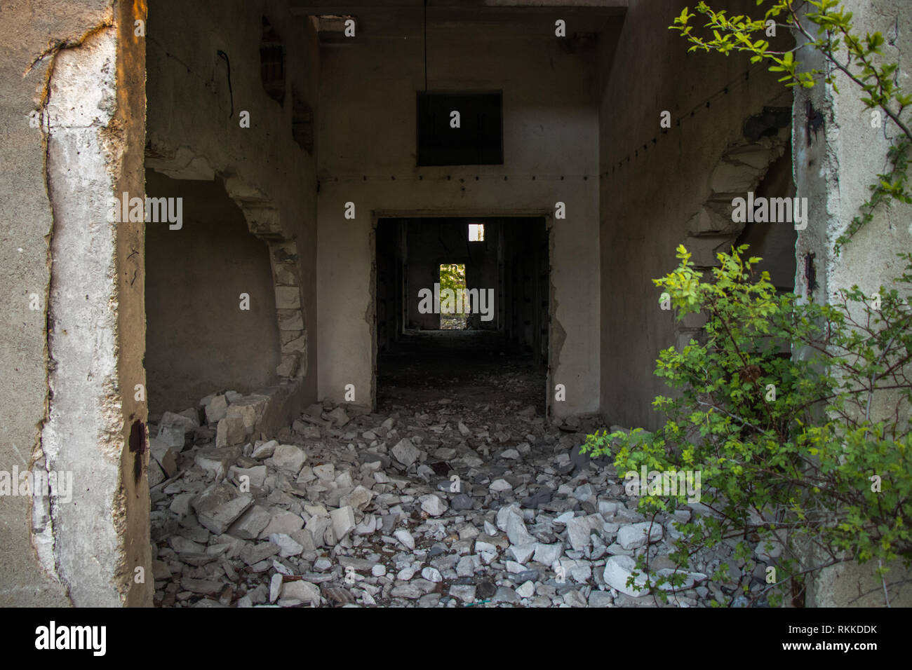 Interior of a colapsed building scene Stock Photo - Alamy